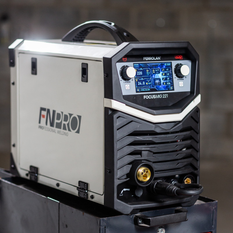 SOLDADORA PROFESIONAL FOCUSMIG 221 PARA ROLLO 15KG FN PRO - CON CARRO ...